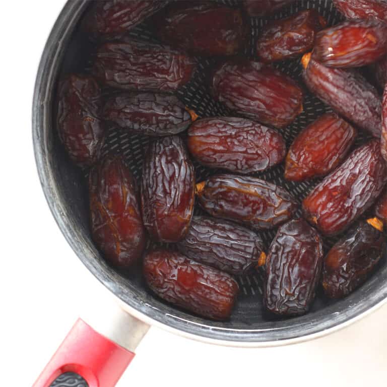 How to Make Date Paste (fruit sweetener) | Green Smoothie Gourmet