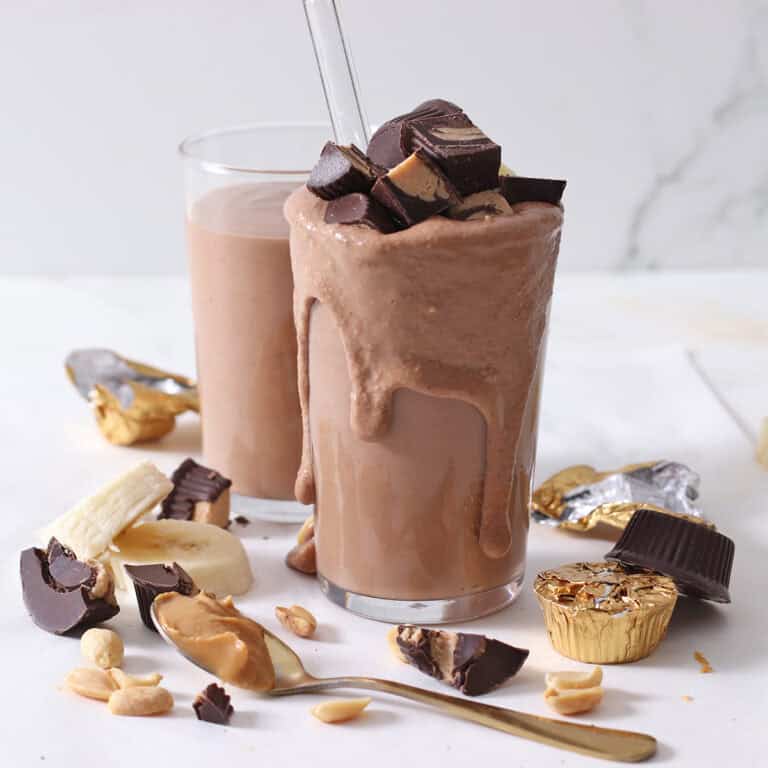 Peanut Butter Cup Smoothie (Tropical Cafe) | Green Smoothie Gourmet