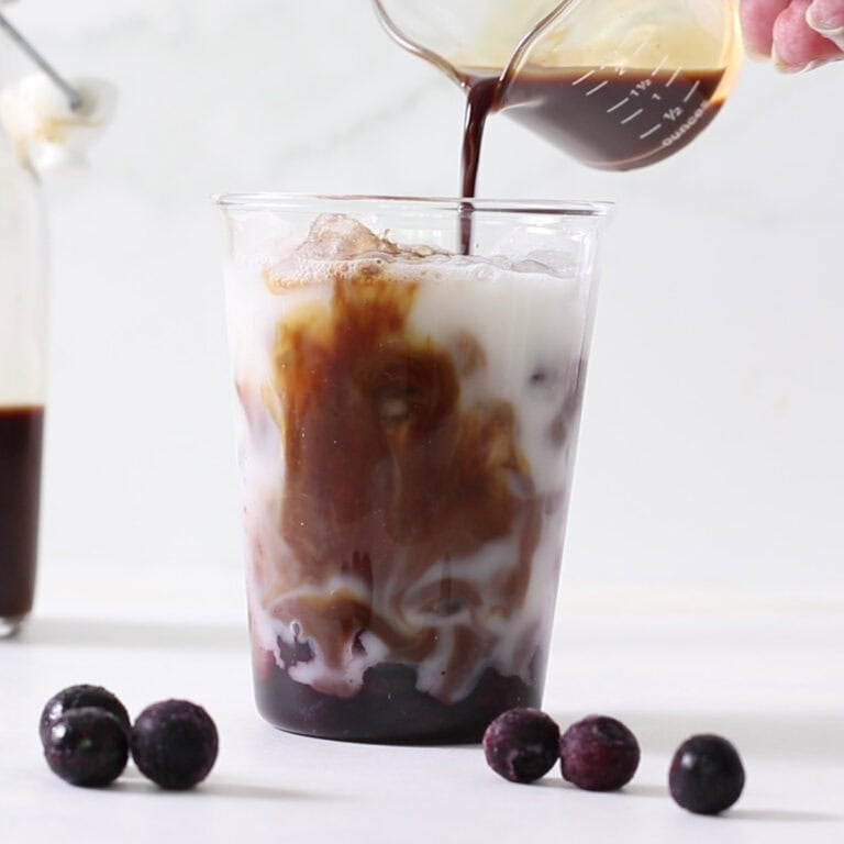 Iced Blueberry Latte (Blueberry Coffee) | Green Smoothie Gourmet