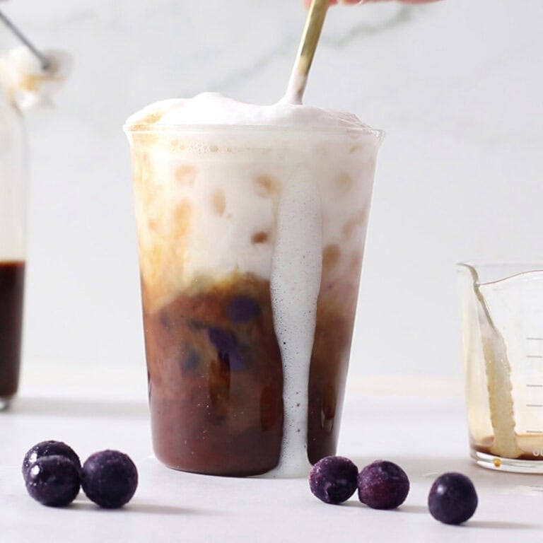 Iced Blueberry Latte (Blueberry Coffee) | Green Smoothie Gourmet